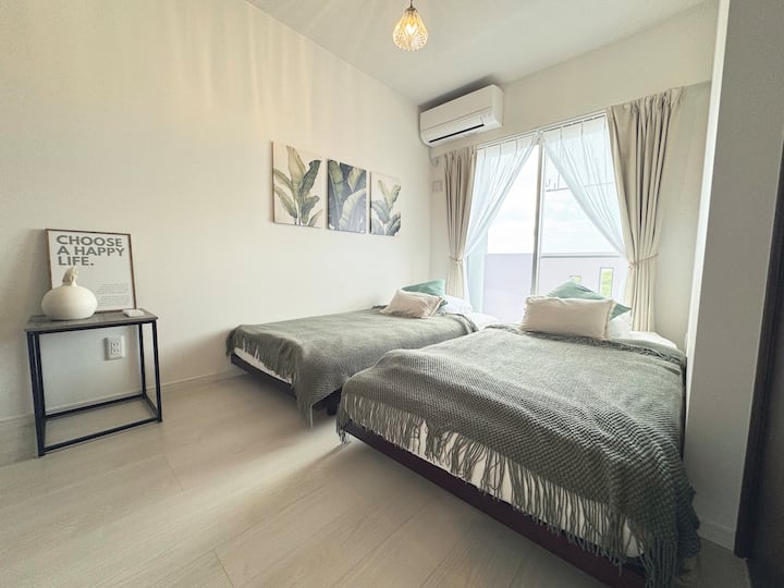 リゾート ベース沖縄を体験しよう。世界遺産（8分）海中道路（11分）コザ（13分）青の洞窟（28分） - Okinawa