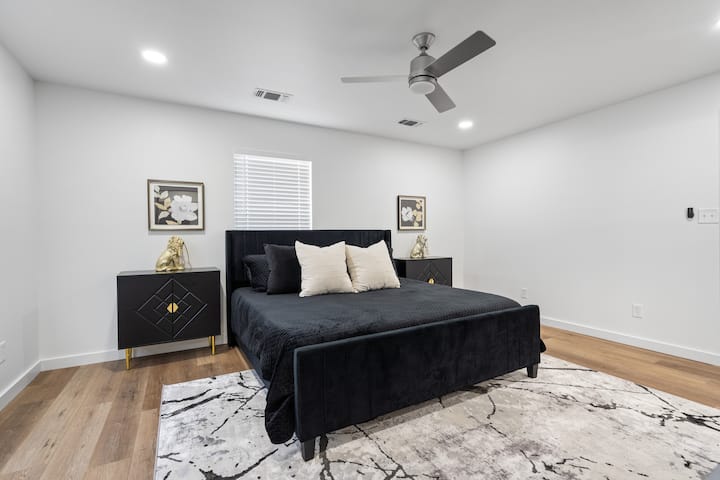 Royal Flush Villa - King Bed Near Winstar - WinStar World Casino and Resort