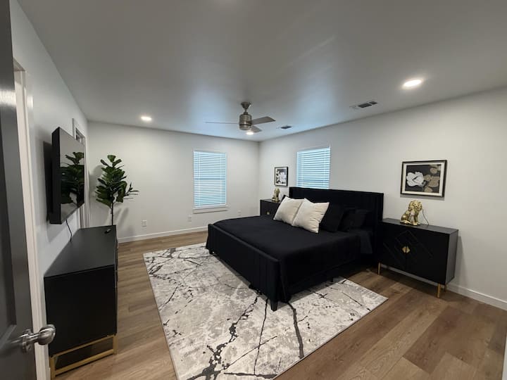 Royal Flush Villa - King Bed Near Winstar - WinStar World Casino and Resort