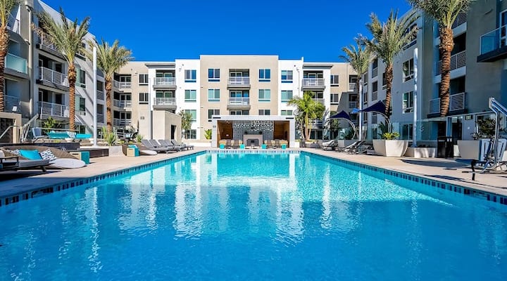 Modern Studio @Central Irvine | Pool • Gym • Bbq - Irvine, CA