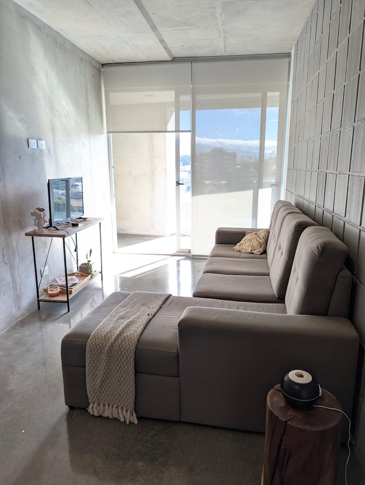 2br Park-&-mountain View Apt • Pool & Gym - 