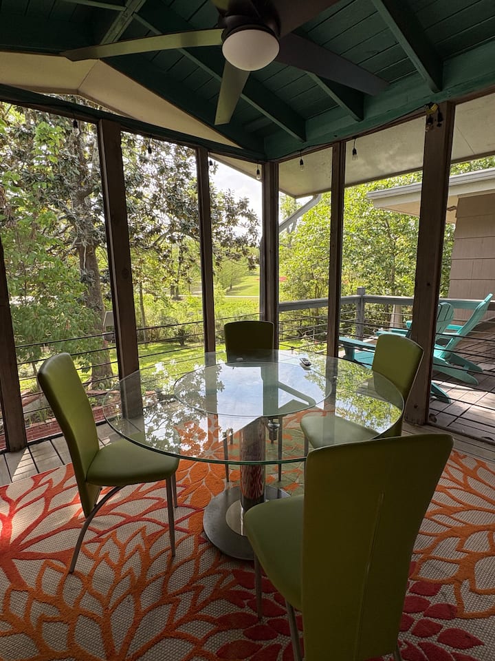 Belhaven Home With Beautiful Backyard View - Jackson, MS