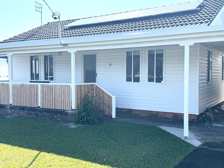 Leos By The Sea - Modern Cottage North Haven - Kendall