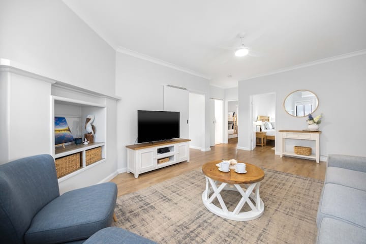 Leos By The Sea - Modern Cottage North Haven - Kendall