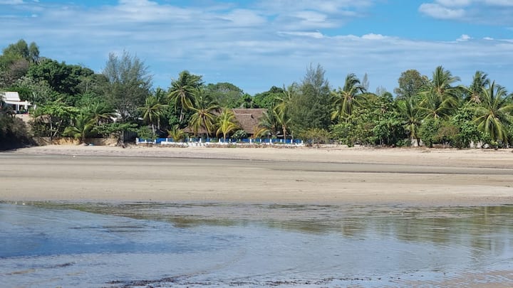 La Vie Est Belle. - Madagascar