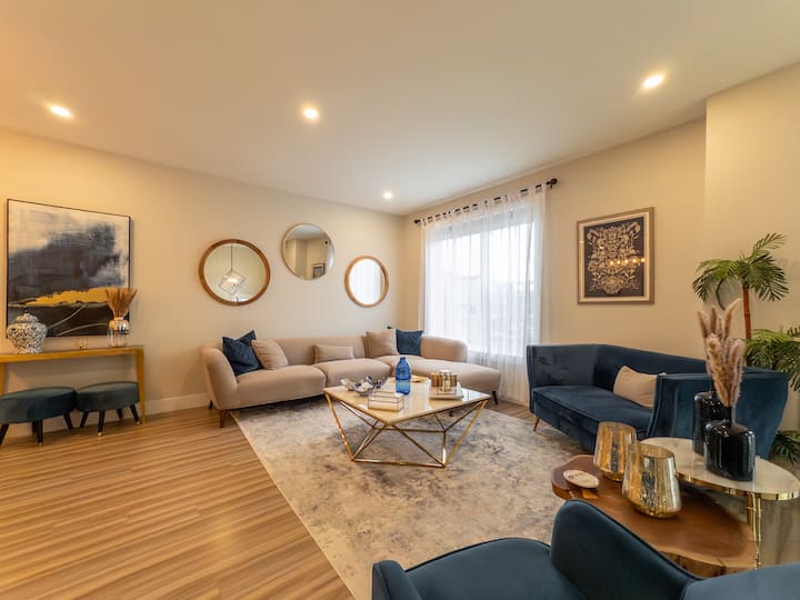 Bright & Cozy 3 Bedroom House Perfect For Families - Halifax, NS, Canada