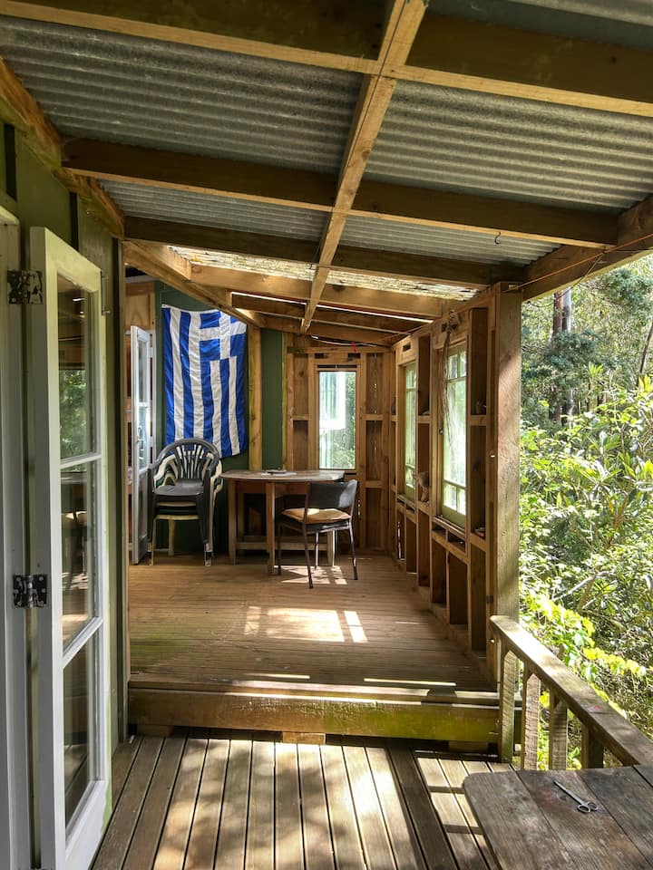 Off-grid Cabin Surrounded By Native Bush - Tutukaka