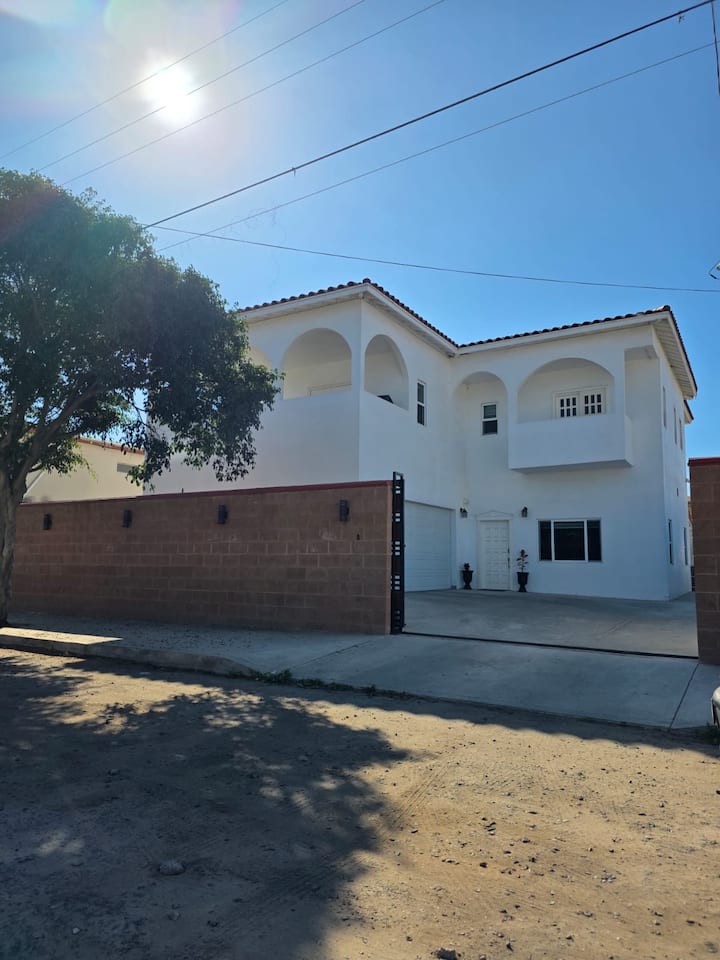 Casa Moreno Estilo Sta. Barbara Nueva Asadorfogata - Ensenada