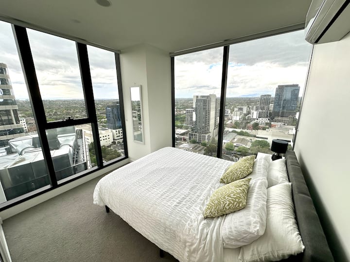 Bright Apt With Views Near Station, Shop, Hospital - Box Hill