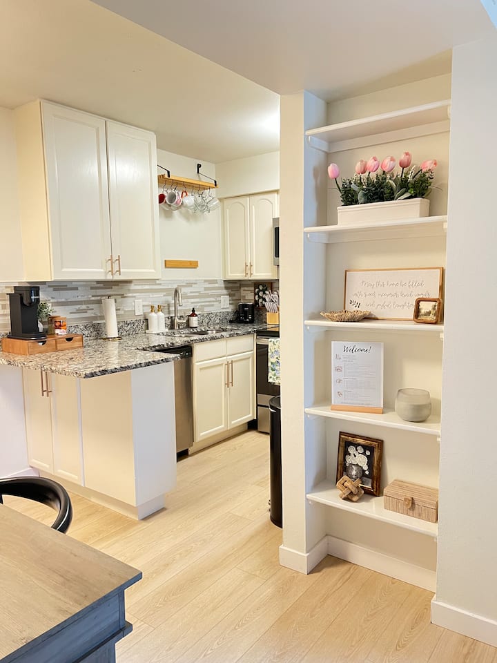 Cozy Condo In Peaceful Denver - Denver, CO