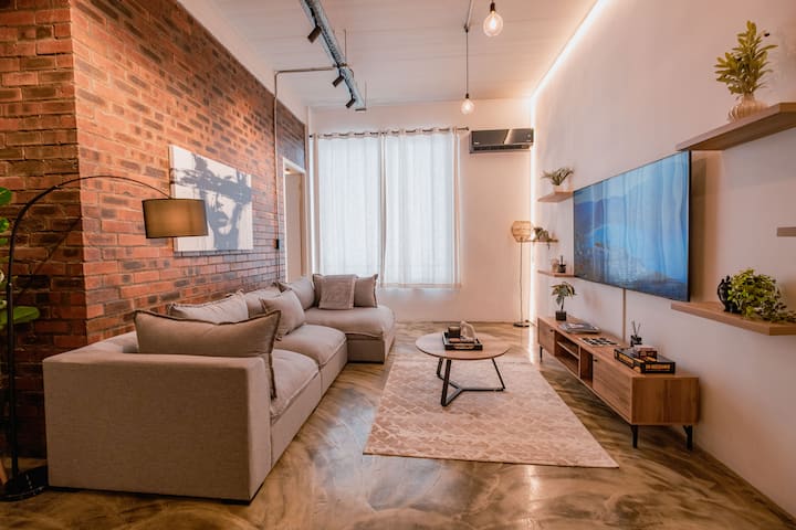 Big Apple On Bree - Loft In The Heart Of Gardens - Cape Town