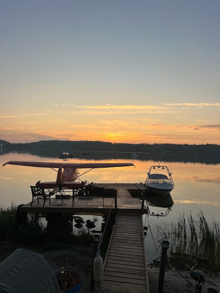 Lakefront Guest Suite On Back Bay – Aurora Retreat - Great Slave Lake