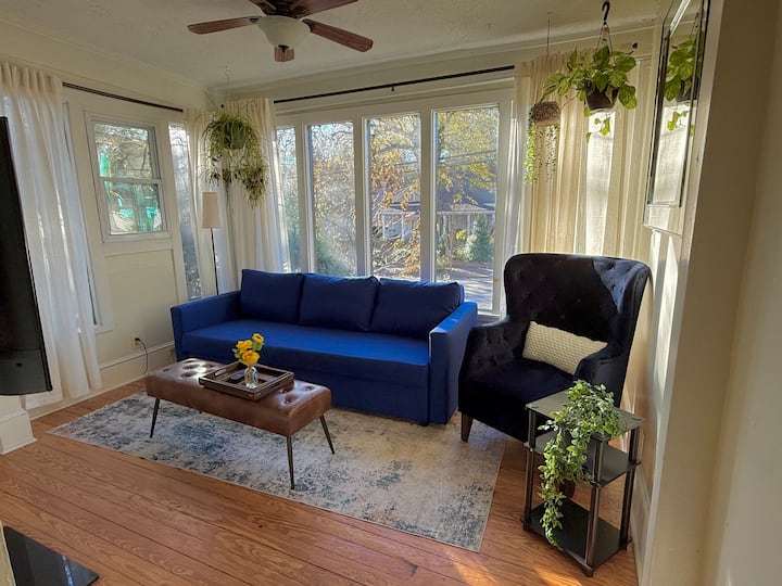 2br Atl Bungalow + King Bed + Private Parking - Atlanta, GA