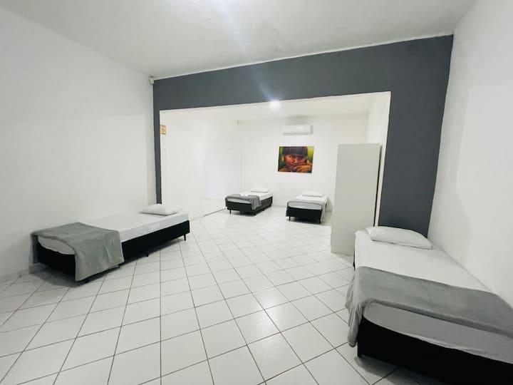 Hospedagem No Centro De Pindamonhangaba! - Pindamonhangaba