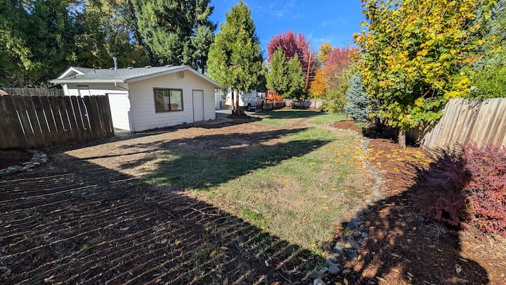 Cozy Gp Retreat | Sauna + King Size Bed - Grants Pass, OR