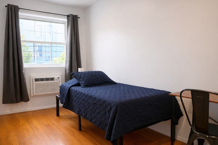 Radde 4 - Bright Private Bedroom In Brooklyn - New York City