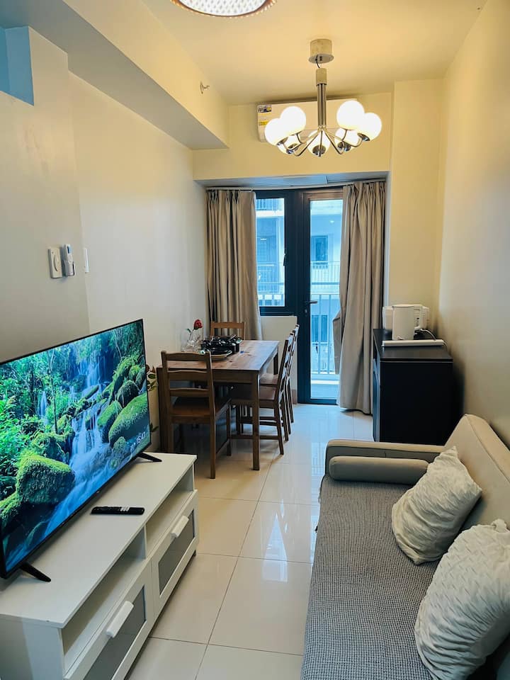 A31 Shore 3 Moa | 4 Pax | Tv | Kitchen | Balcony - Pasay