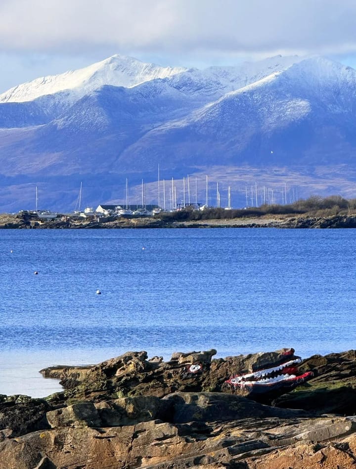 Beautiful Seafront Apartment 
Licence No: Na00319f - Arran