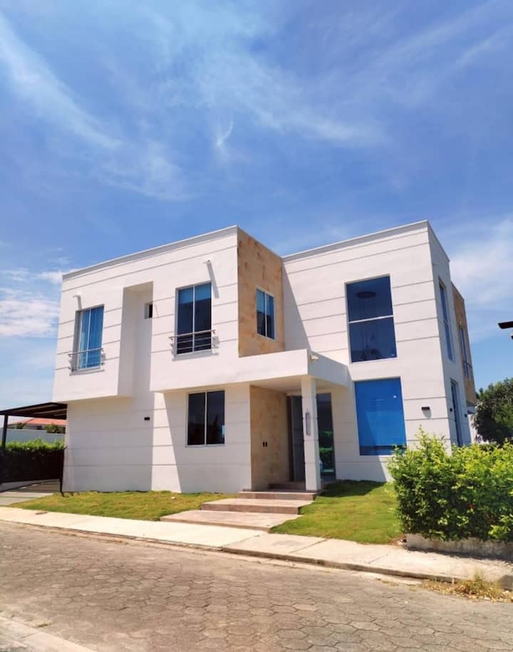 Hermosa Casa Familiar Te Espera - El Espinal