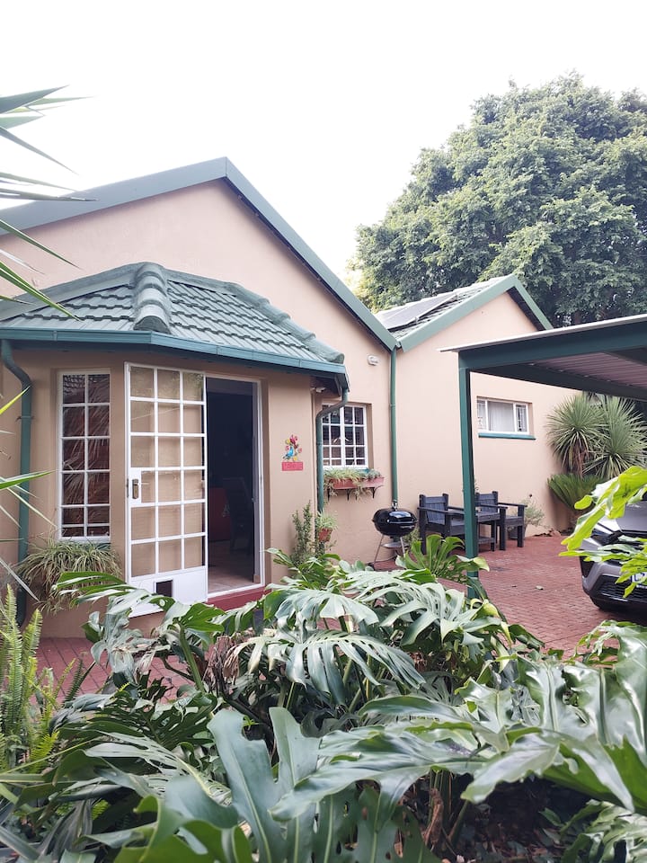 Lily's Inn
Pet Friendly - Centurion