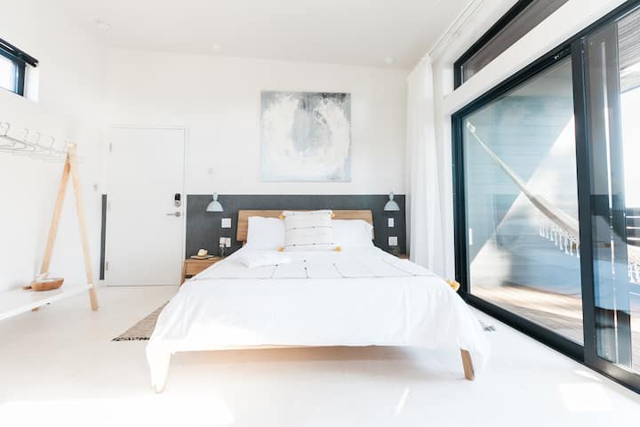 Air Room At Twelve Senses Retreat Encinitas - Encinitas, CA