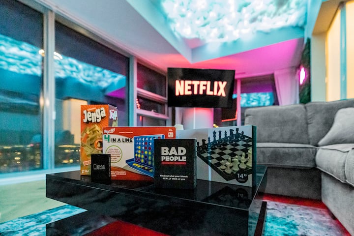 Rare 2br Suite |Epic Cn Tower, Lake & Skyline View - Toronto