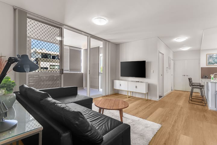 Chic 3bd2bth Apt Close 2 Parramatta Train Cbd Shop -