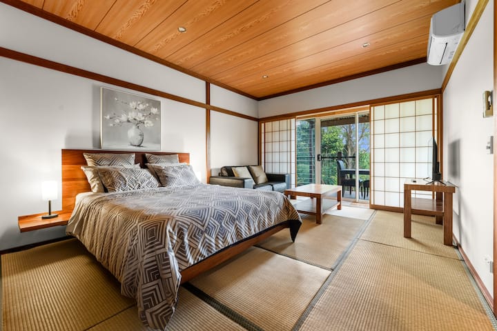 Zen-inspired | Hinoki Bath, Tatami & Washitsu Room - Tamborine Mountain