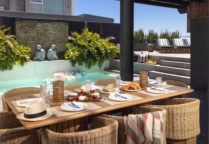 New Listing By A Super Host. 4a Victoria Sea. Sky. - Cape Town