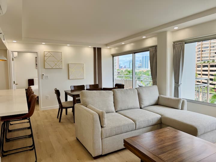 Ilikai Newly Renovated: The Island Getaway 3bd, 2b - Honolulu, HI
