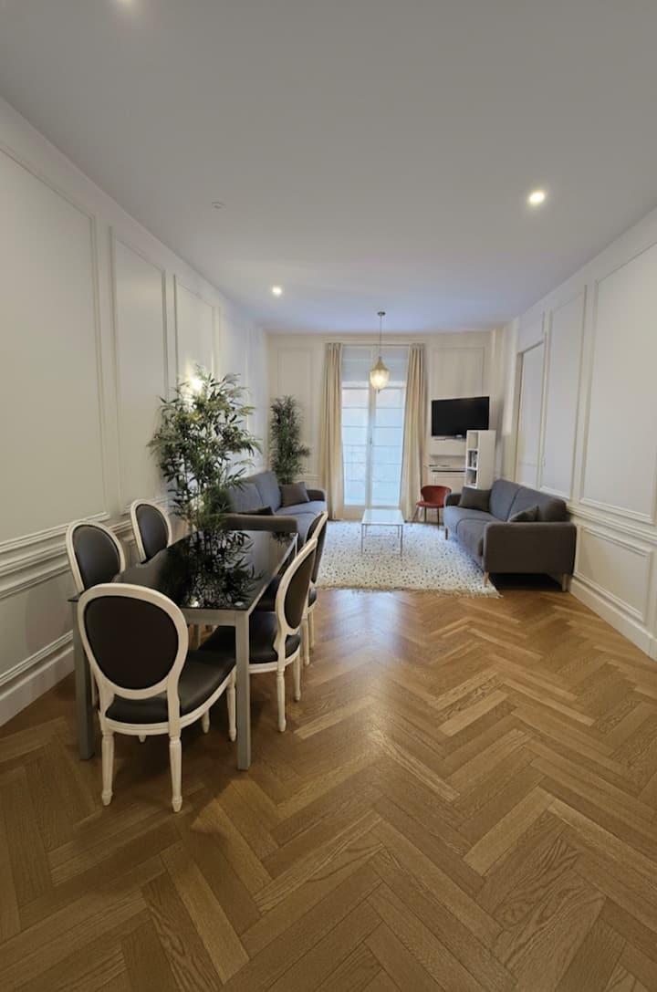 Champs ÉLysée Appartement Luxe Standing - Tour Eiffel - Paris