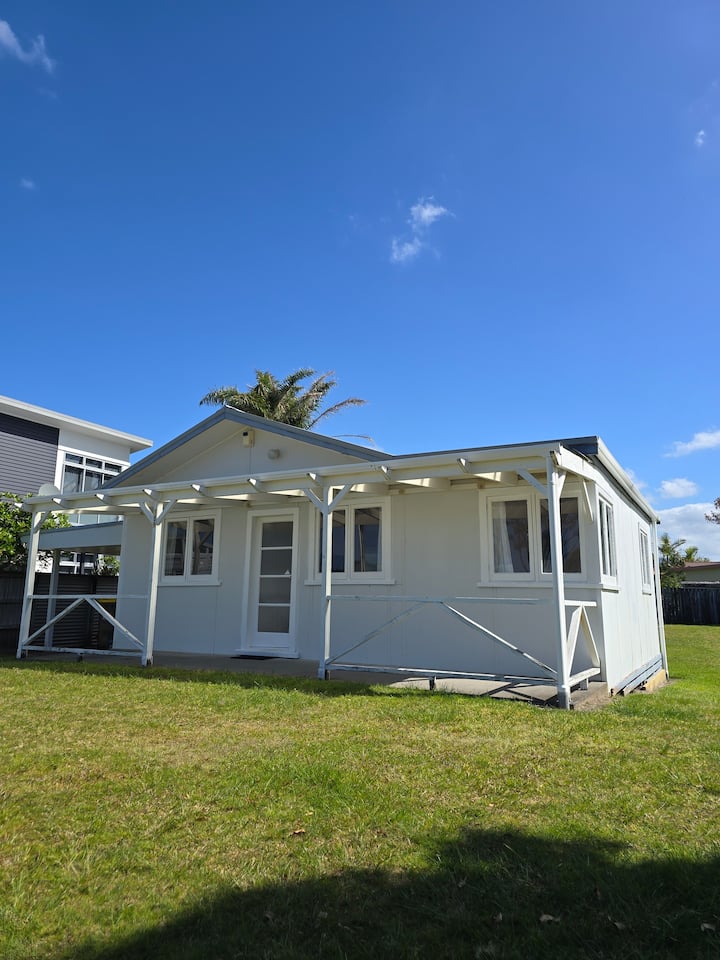 Retro Kiwi Bach - Whangamatā