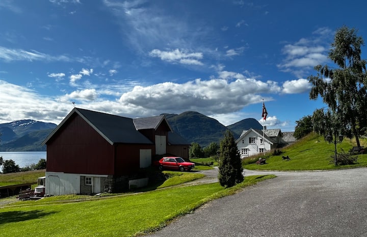 Enebolig På Gårdsbruk Abelset - Sjøholt