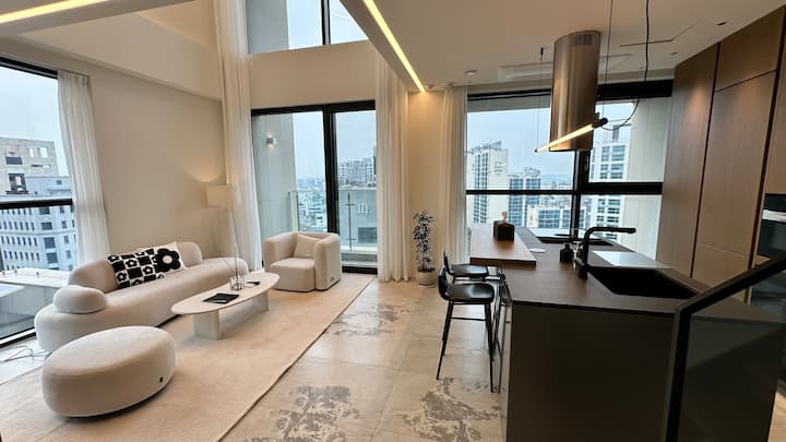 Gangnam Luxury Duplex Apartment - Seoul