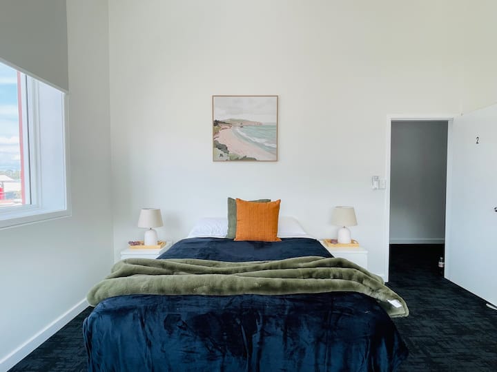 The Riverbank Suite 6 Newest Central Accomodation - Collie