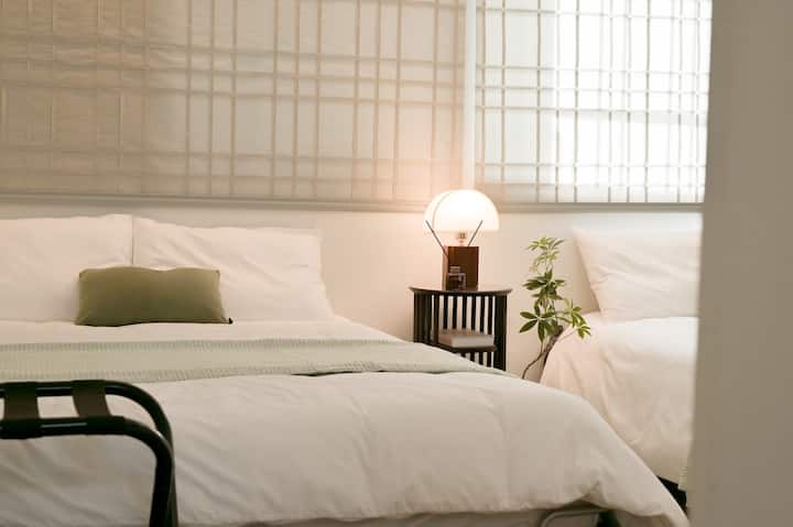 [Newopen]역400m/초역세권/성수도보가능/잠실/강남/동대문/코엑스/명동/가족여행 - Seoul