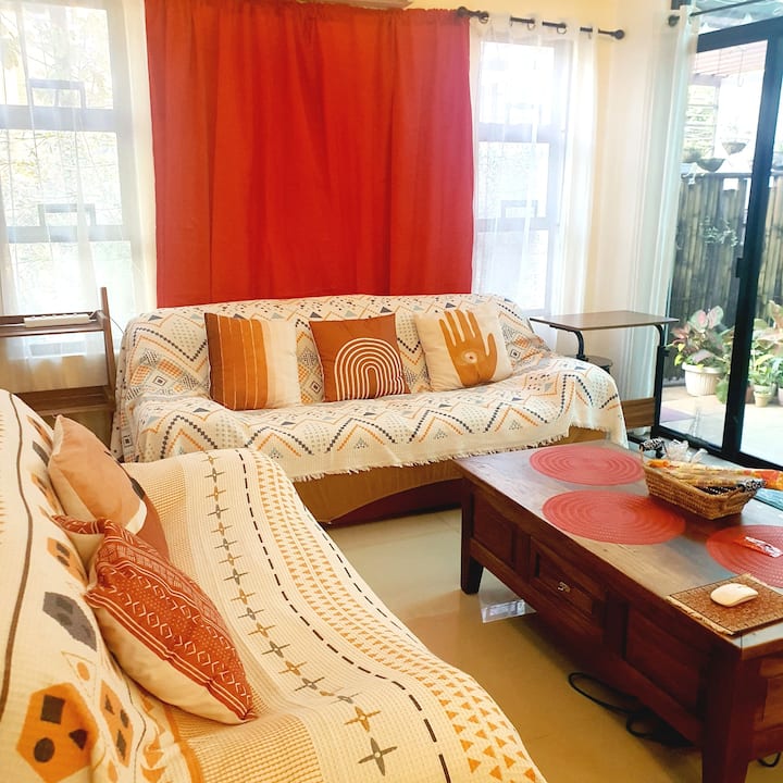 16pax Cozy Chill Party House|videoke Parking Wifi! - Las Piñas