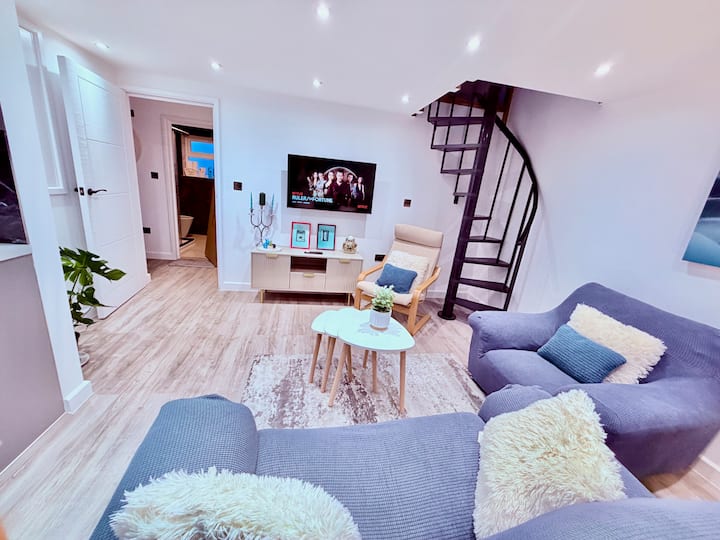 Bright Modern Apartment - 布羅姆斯格羅夫