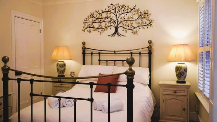 Winter Log Burner & Walled Garden - Lympne Castle