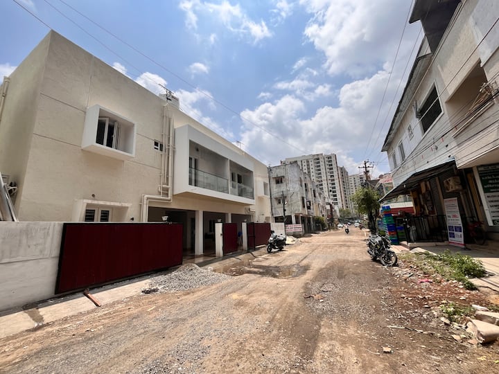 Luxury 2bhk Flat @ Prestige Bella Vista Back Gate - Chennai