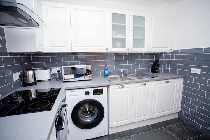 2 Bedroom Apt, Fast Wifi, Parking, Near University - ノーザンプトン