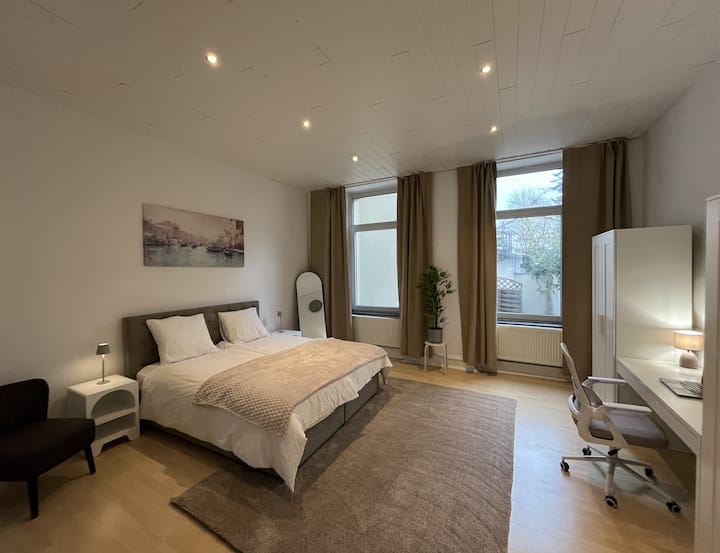 Urban Heritage Suite W/ Work Space In Düren Center - Nationalpark Eifel