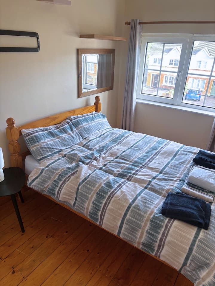 Modern 4 Br Home In Cork Ideal For Work Crews - Cork