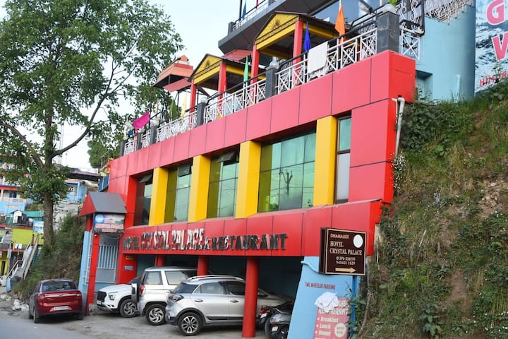 Hotel Crystal Palace Dhanaulti - ダノールティ
