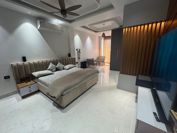 Private Studio Apartment In Prime Delhi - New Delhi