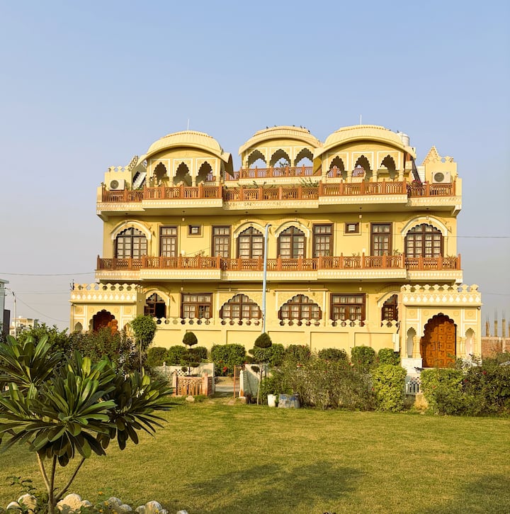 Entire Heritage Haveli Near Taj Mahal - India