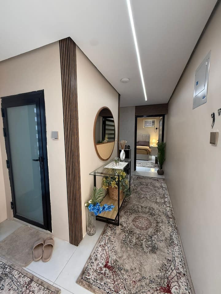 استديو السعد انيق بدخول ذاتي قريب من معهد الاداره - Dammam