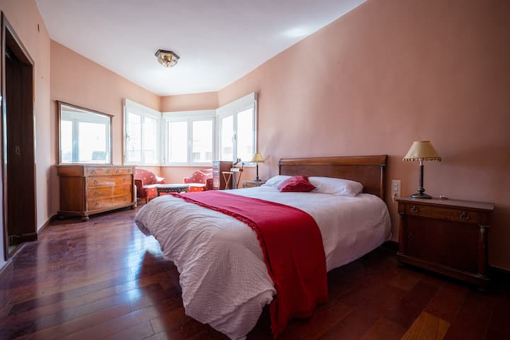 Aire Señorial Y Auténtico En El Centro De Almería - Almería