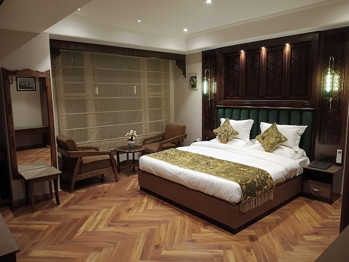 Golden Nest - Premium Apartment| 4bhk - Srinagar