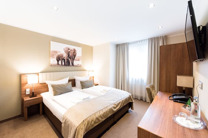 Doppelzimmer Standard - Frankfurt City - Frankfurt